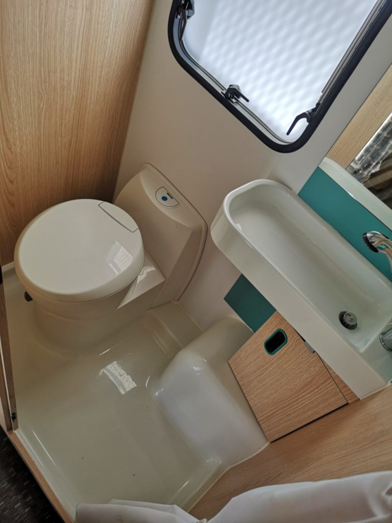 Adria Aviva 360 DK - Comercial Caravaning