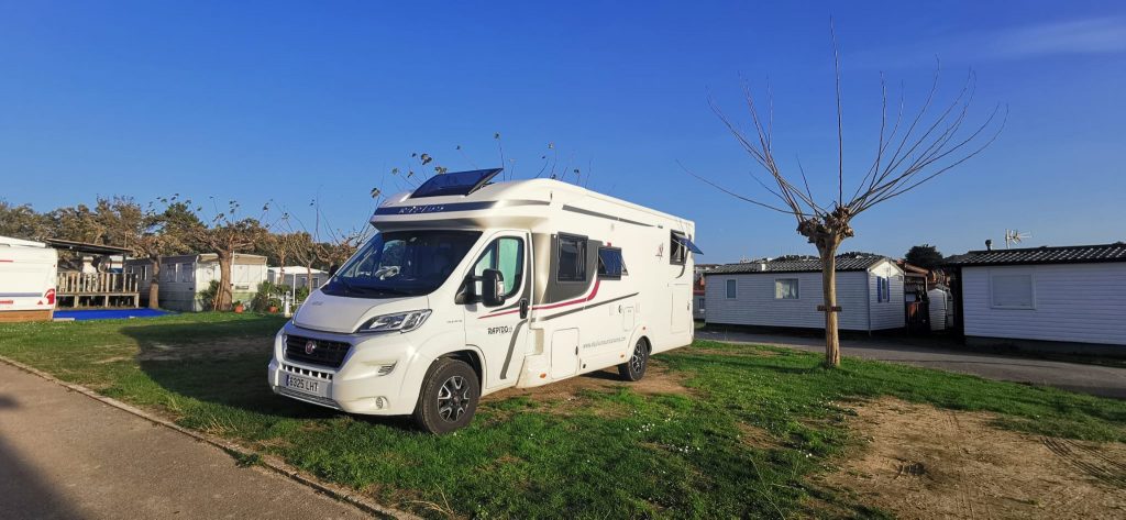 Rapido 666 F - Comercial Caravaning