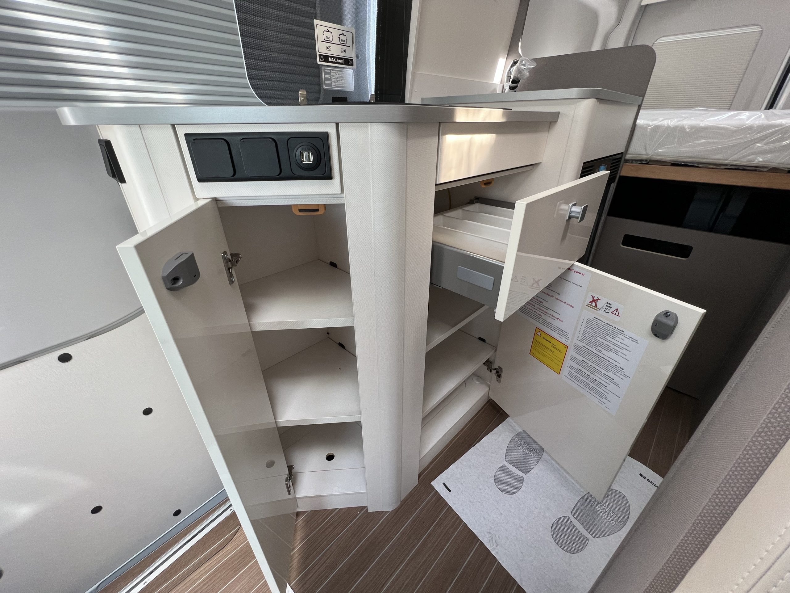 Etrusco CV 600 DF 4x4 - Comercial Caravaning